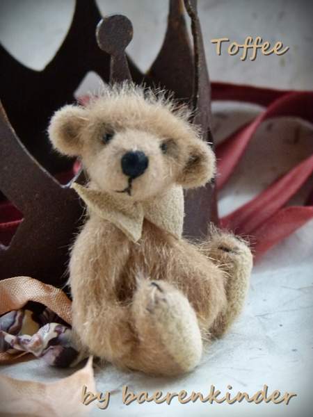 Toffee by baerenkinder - Bear Pile