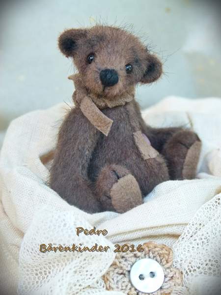 Pedro by Bärenkinder - Bear Pile