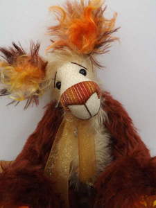 Chestnut' by Rachel Rolfe - Wee Beary Tails - Bear Pile