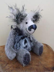 Badger by Wee Beary Tails - Rachel Rolfe - Bear Pile