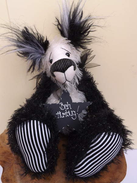 Ebenezer by Wee Beary Tails - Rachel Rolfe - Bear Pile