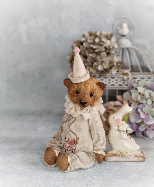 Lars by Valentyna Chernii - Bear Pile