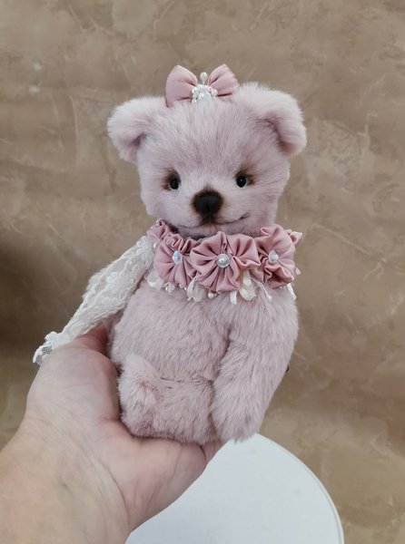 Laura bear by Veronika Lenkova - Bear Pile