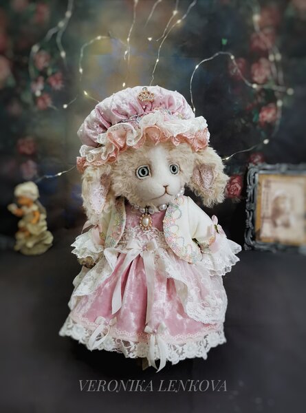 Polly sheep by Veronika Lenkova - Bear Pile