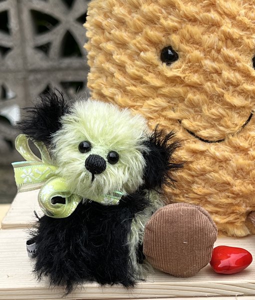 Smarty-Pants by Kay Holroyd - Bear Pile