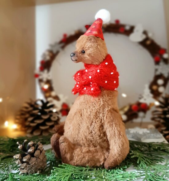 Holly Christmas Bear by Olga Lis - Bear Pile