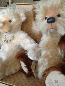 Moe by Russell Bears - Kim Russell - Bear Pile