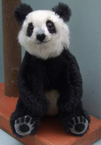 Mushi-Tushi the panda by wee scone - Bear Pile