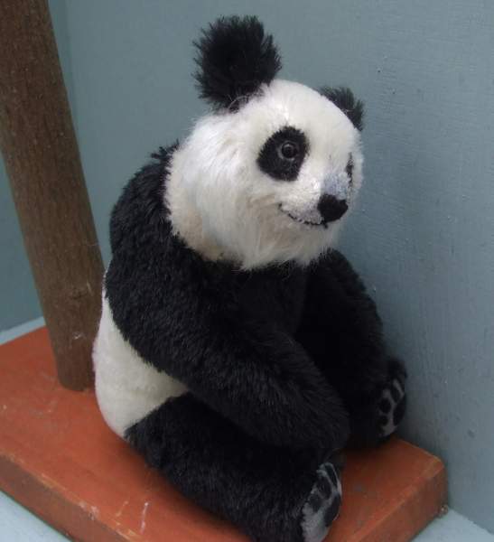 Mushi-Tushi the panda by wee scone - Bear Pile