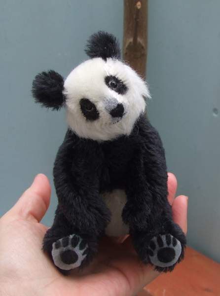 Mushi-Tushi the panda by wee scone - Bear Pile