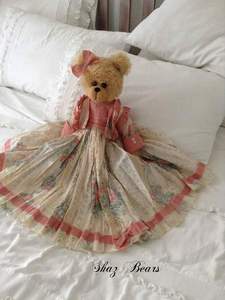 Miss Mindy Loo by Shaz Bears - Bear Pile