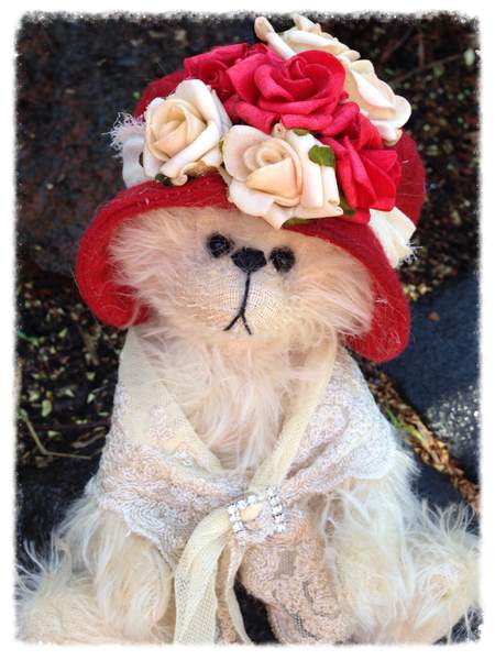 Scarlet by Shaz bears - Bear Pile