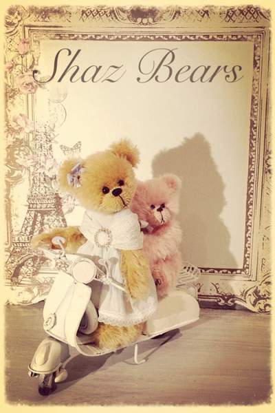 Moped fun by Shaz bears Australia - Bear Pile