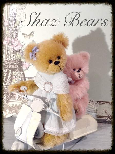 Moped fun by Shaz bears Australia - Bear Pile