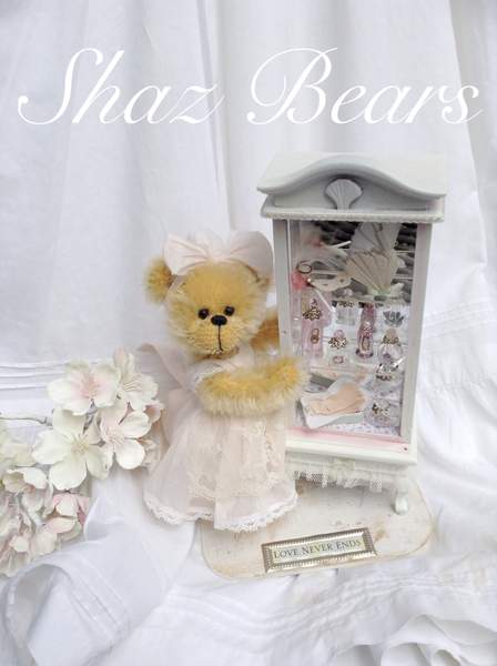 Jane by Shaz bears - Bear Pile
