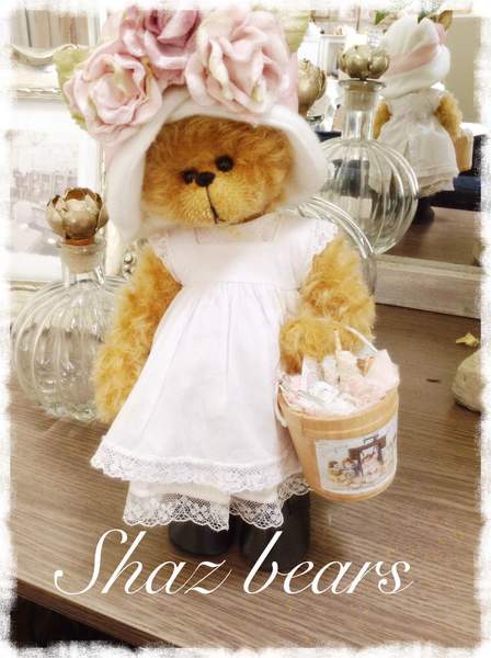 Laura by Shaz bears - Bear Pile