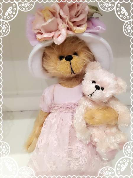 Powder Puff and Pooki by Shaz Bears - Bear Pile