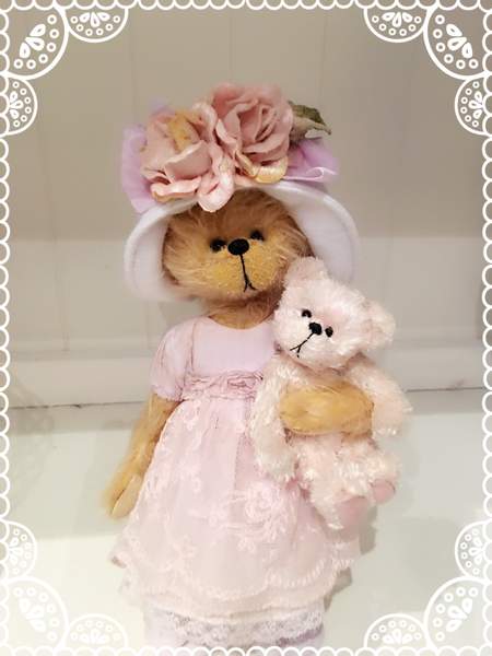 Powder Puff and Pooki by Shaz Bears - Bear Pile