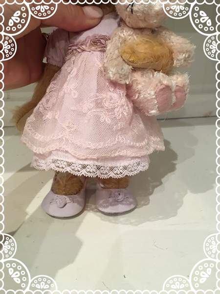 Powder Puff and Pooki by Shaz Bears - Bear Pile