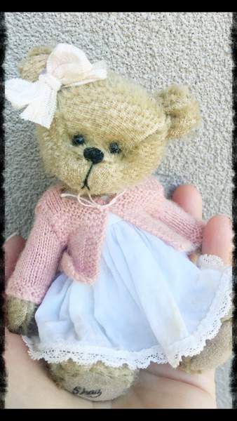 Poppy by Shaz bears - Bear Pile
