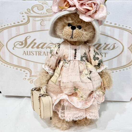 Laura by Shaz bears - Bear Pile