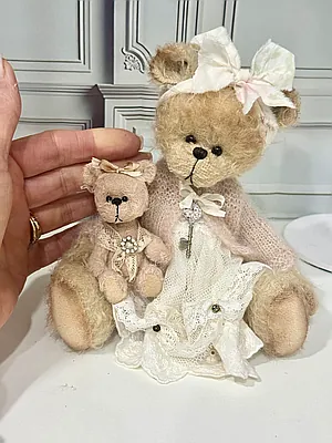 Sheradin snd sherry by Shaz bears - Bear Pile