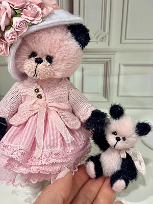 Sheradin snd sherry by Shaz bears - Bear Pile