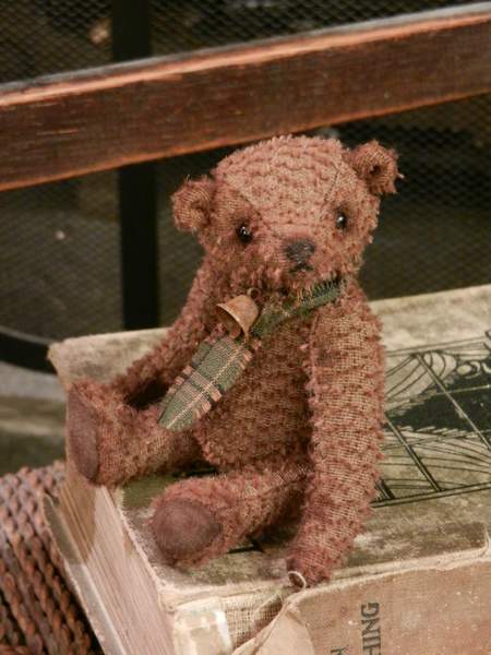 Old fashioned Alf by Louisa Shaw - Bear Pile