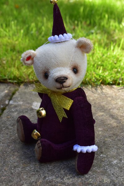 Otto by Louisa Shaw - Butterfly Bears - Bear Pile