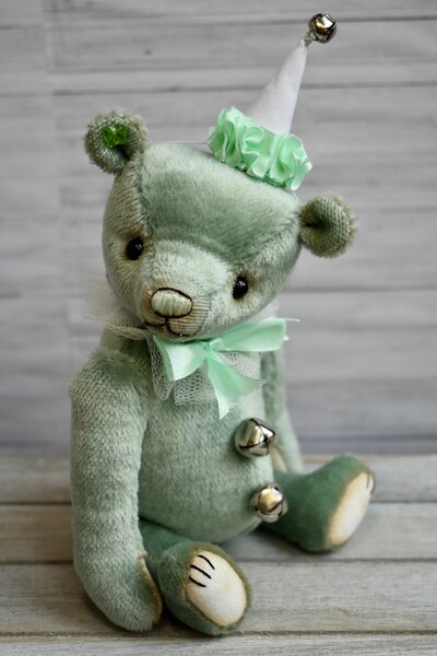 Koko by Louisa Shaw - Butterfly Bears - Bear Pile