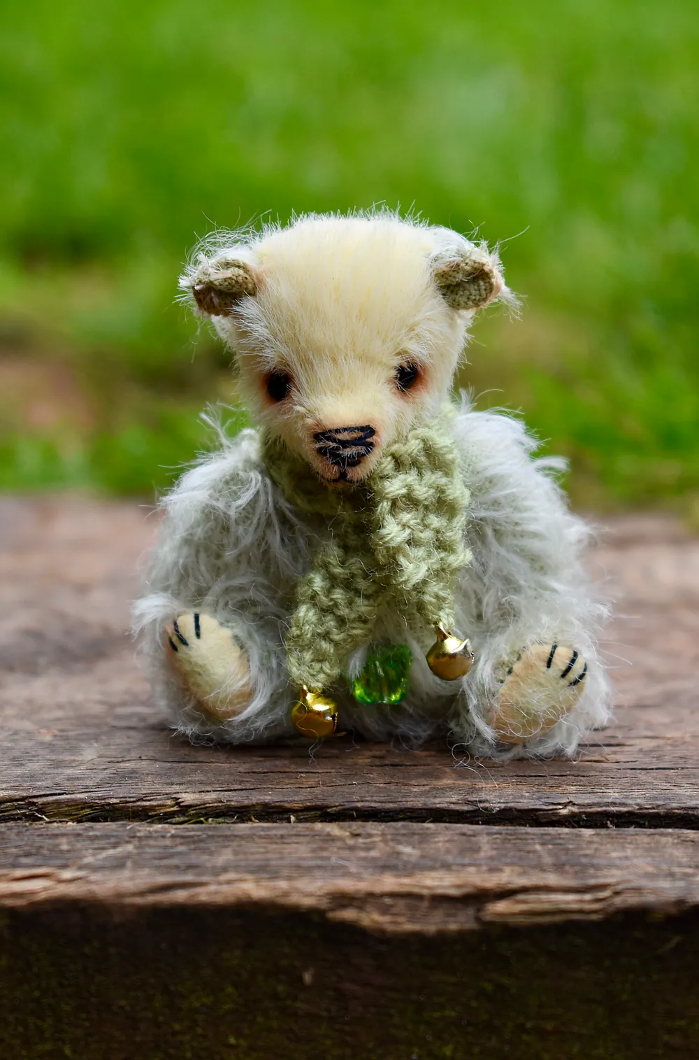 Raymond by Louisa Shaw - Butterfly Bears - Bear Pile