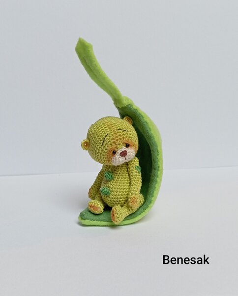 Peas by benesak - Bear Pile