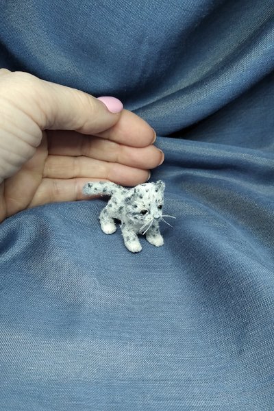 Miniature snow leopard Yuki by Marina Petrova - Bear Pile