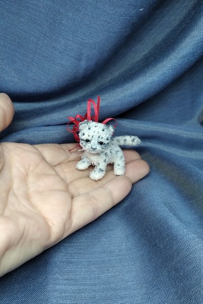 Miniature snow leopard Yuki by Marina Petrova - Bear Pile