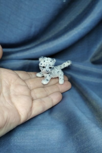 Miniature snow leopard Yuki by Marina Petrova - Bear Pile