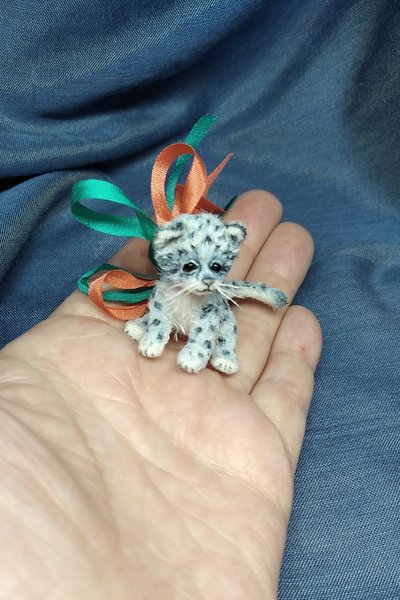 Miniature snow leopard Yuki by Marina Petrova - Bear Pile