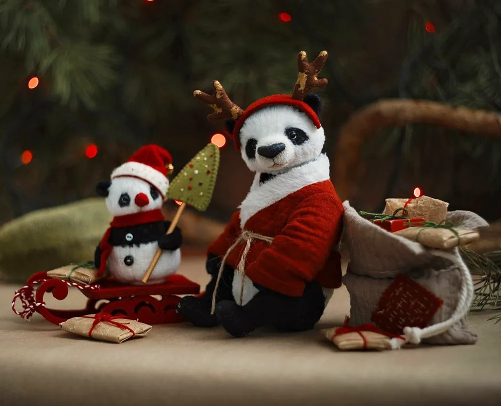 Santa Pandas by Olgacrystall - Bear Pile