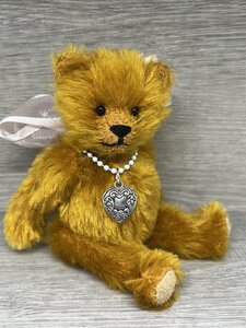M. E. Bears And Critters - Artist Bears and Handmade Bears