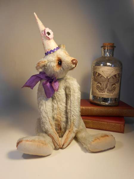 Elliot Bear by Samantha-jane Seeley - Bear Pile