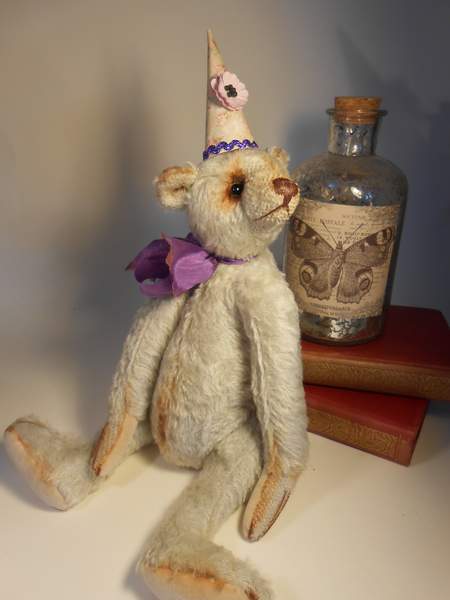 Elliot Bear by Samantha-jane Seeley - Bear Pile