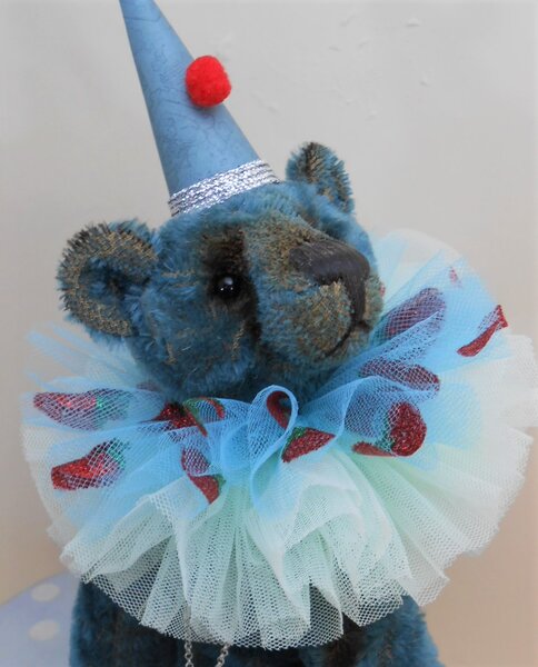 Elliot Bear by Samantha-jane Seeley - Bear Pile