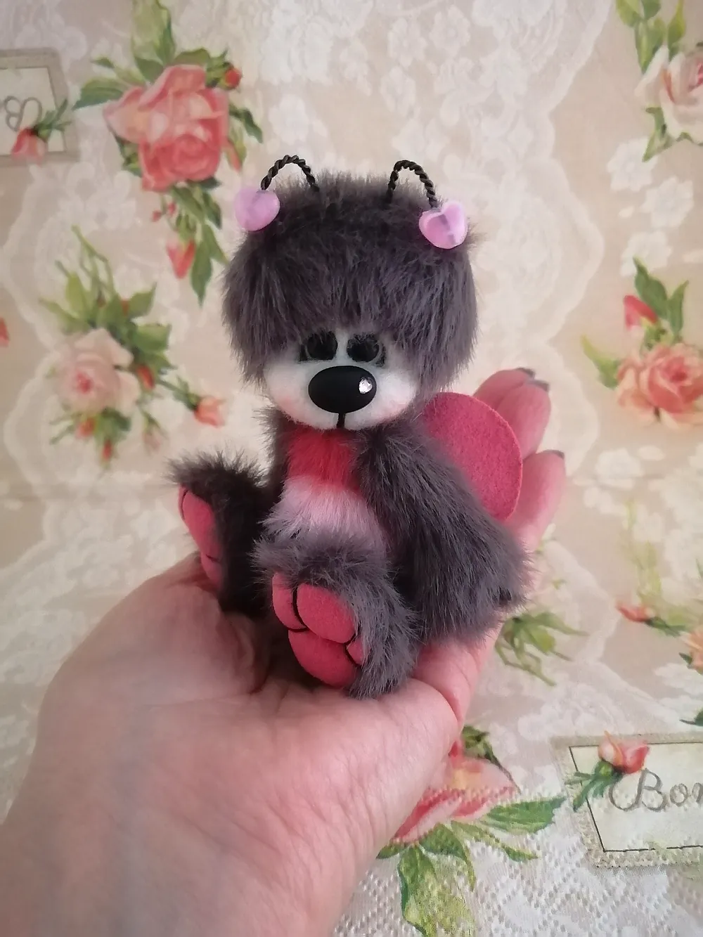Miniature Bee: BEEUTY by Tina's Sweetheart Teds - Bear Pile