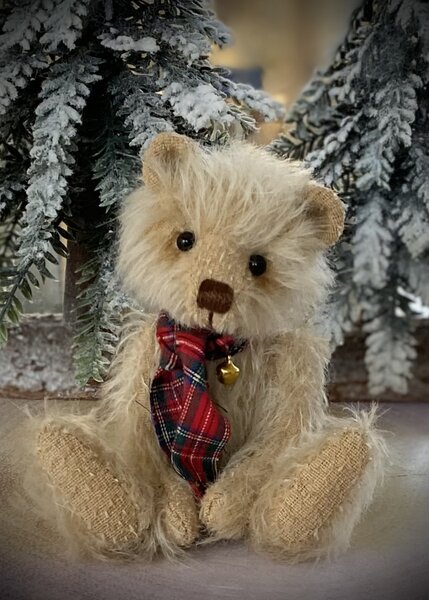 Pierro by Lynn Bowie. - Bear Pile