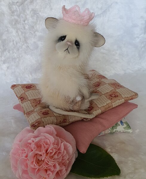 PRINCESS MINIATURE MINK MOUSE by Julie Beveridge Just Tiny Tedz - Bear Pile