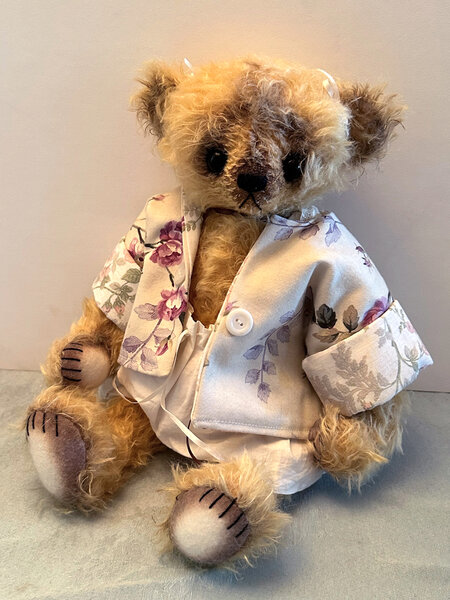 Chloe Bear by Cathy Lynn Forcino - Bear Pile