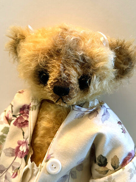 Chloe Bear by Cathy Lynn Forcino - Bear Pile