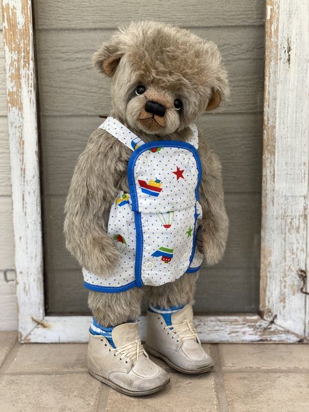 Hogan by Bonnie Foster - Bear Pile