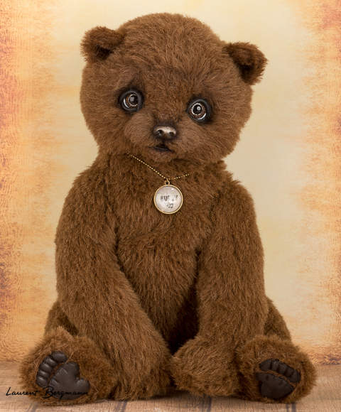 CHARLIE by L.Bergmann for LOVABLE BEARS - Bear Pile