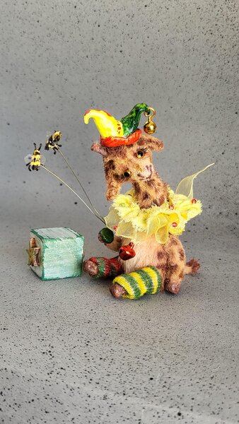 GIRAFFE CLOWN by Irina Verkeeva - Bear Pile