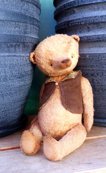 Mr.ZINGER by Jevgeni Bulahtin - Bear Pile